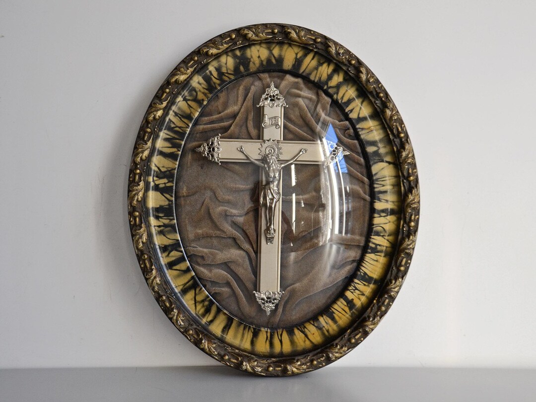 Religious Reliquary Frame With Crucifix, Convex Glass 1900, Vintage ...