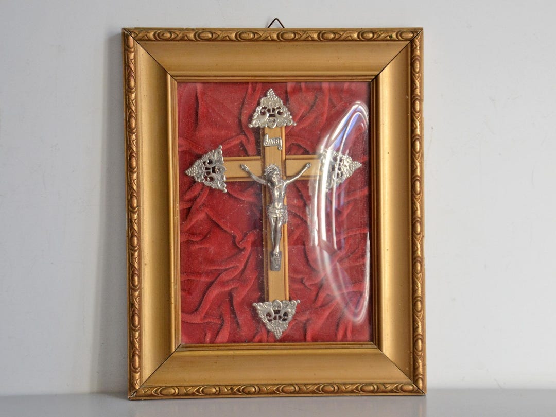 Religious Reliquary Frame With Crucifix, Convex Glass 1900, Vintage ...