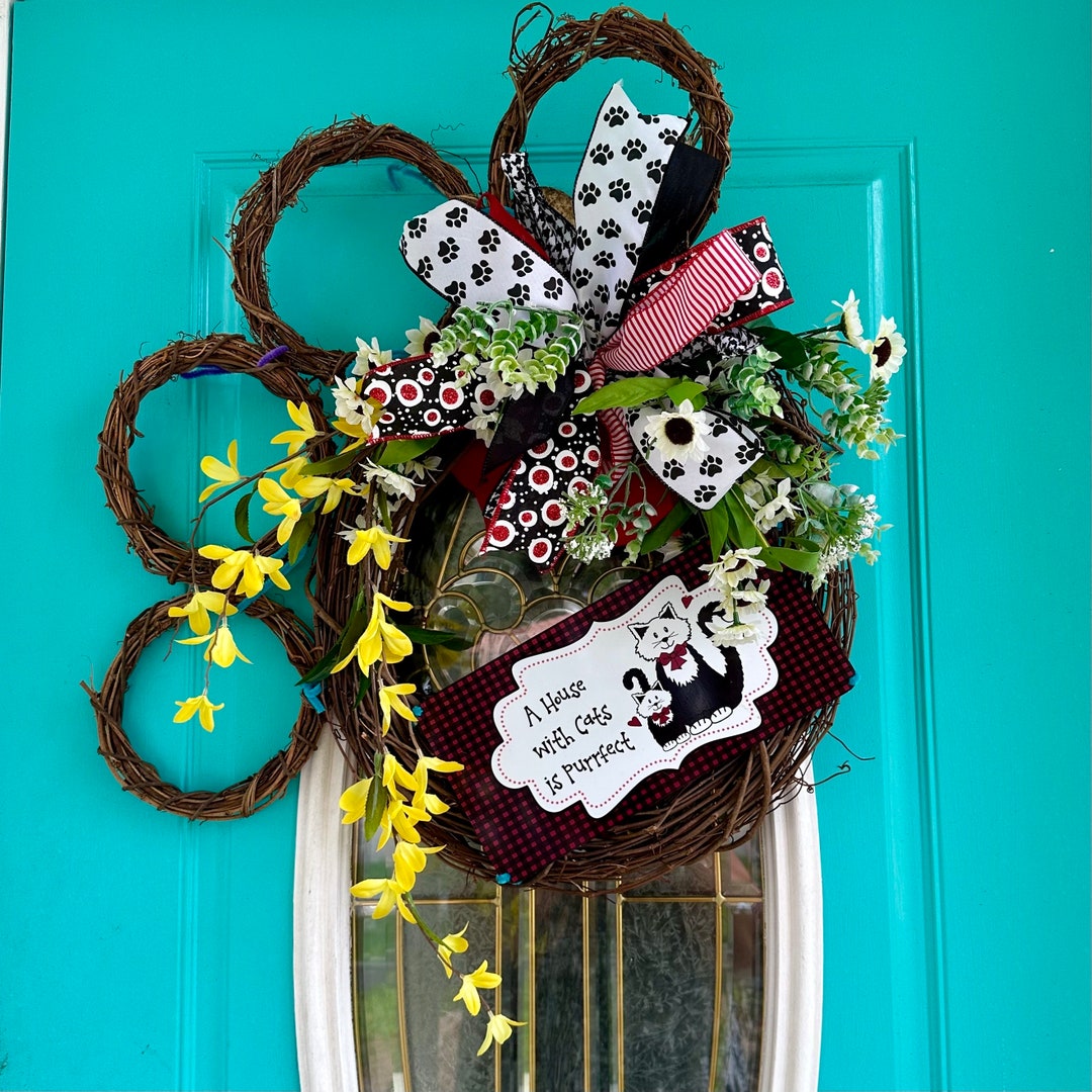 Cat Paw Wreath , Paw Print Door Decor, Grapevine Paw Print Wreath ...