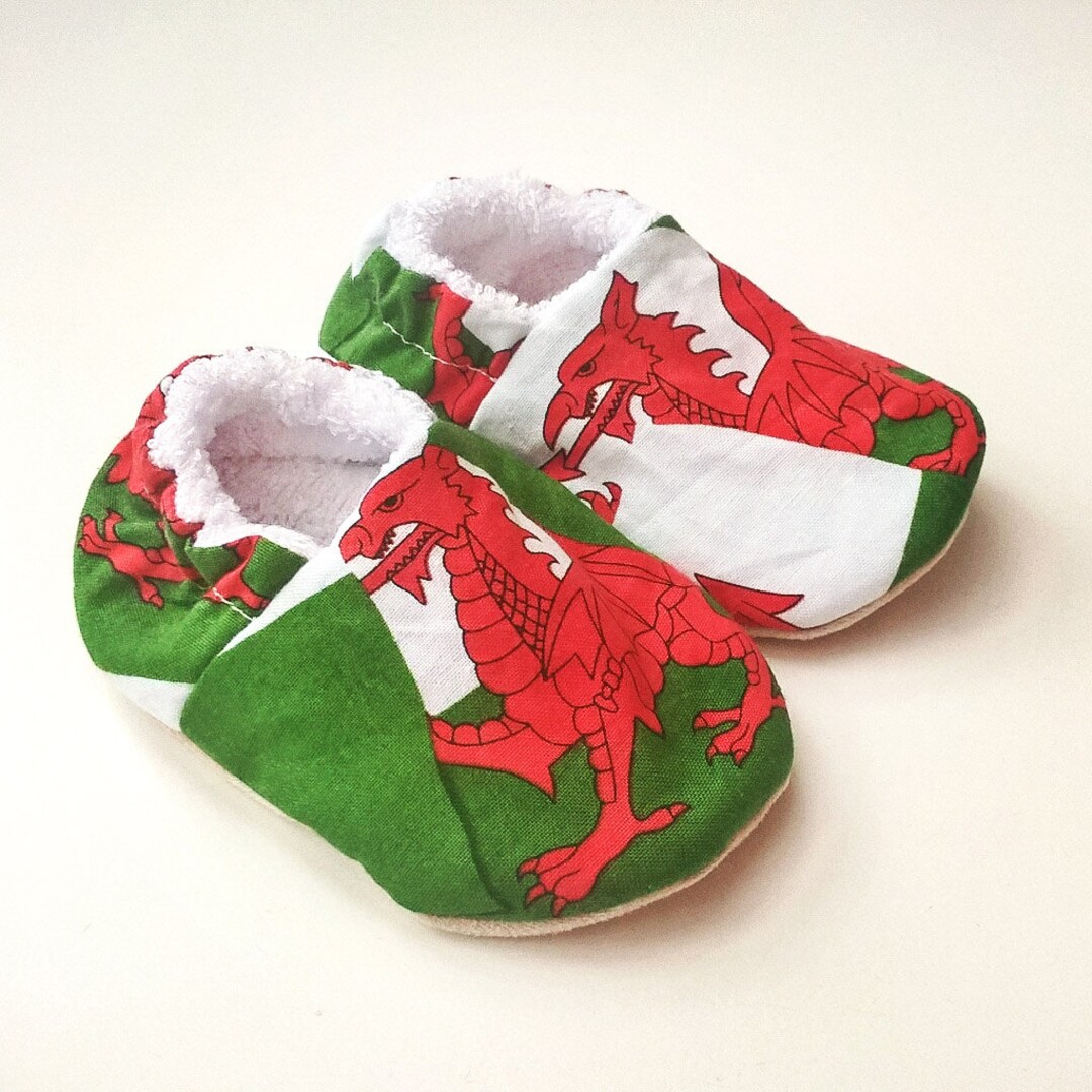 Wales Baby Shoes, Unisex Welsh Flag Print Baby Shoes, Rugby Baby Gift ...