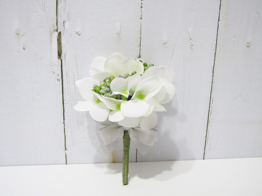 White Hydrangea Corsage, White Flower Boutonnieres, Hydrangea Corsage ...