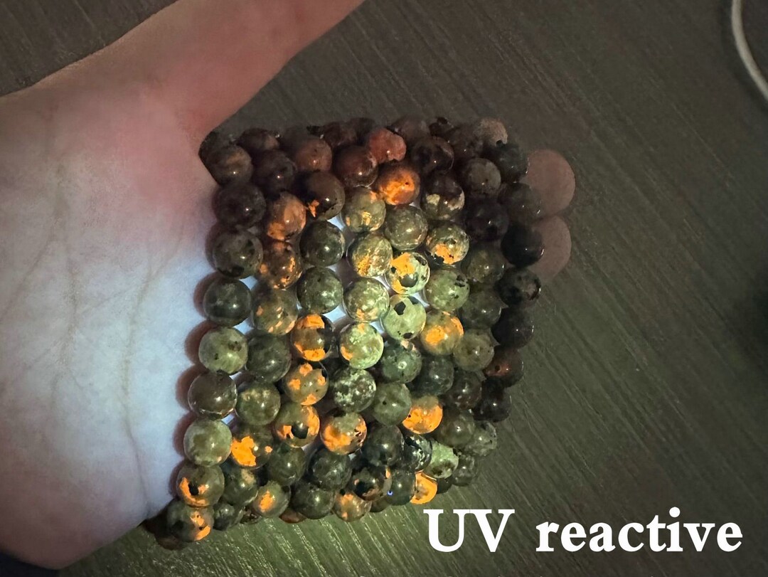 Natural Yooperlite Bracelet UV Reactive Glowing Round Beads Bracelet ...