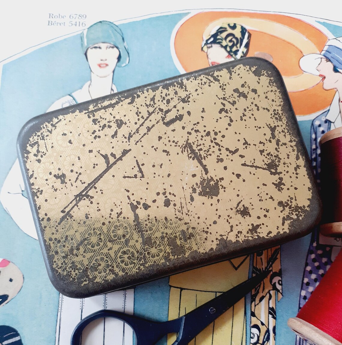 The Lady's Own Toilet Pin Box, Short Whites, Vintage Tin, Tubbs, Lewis ...