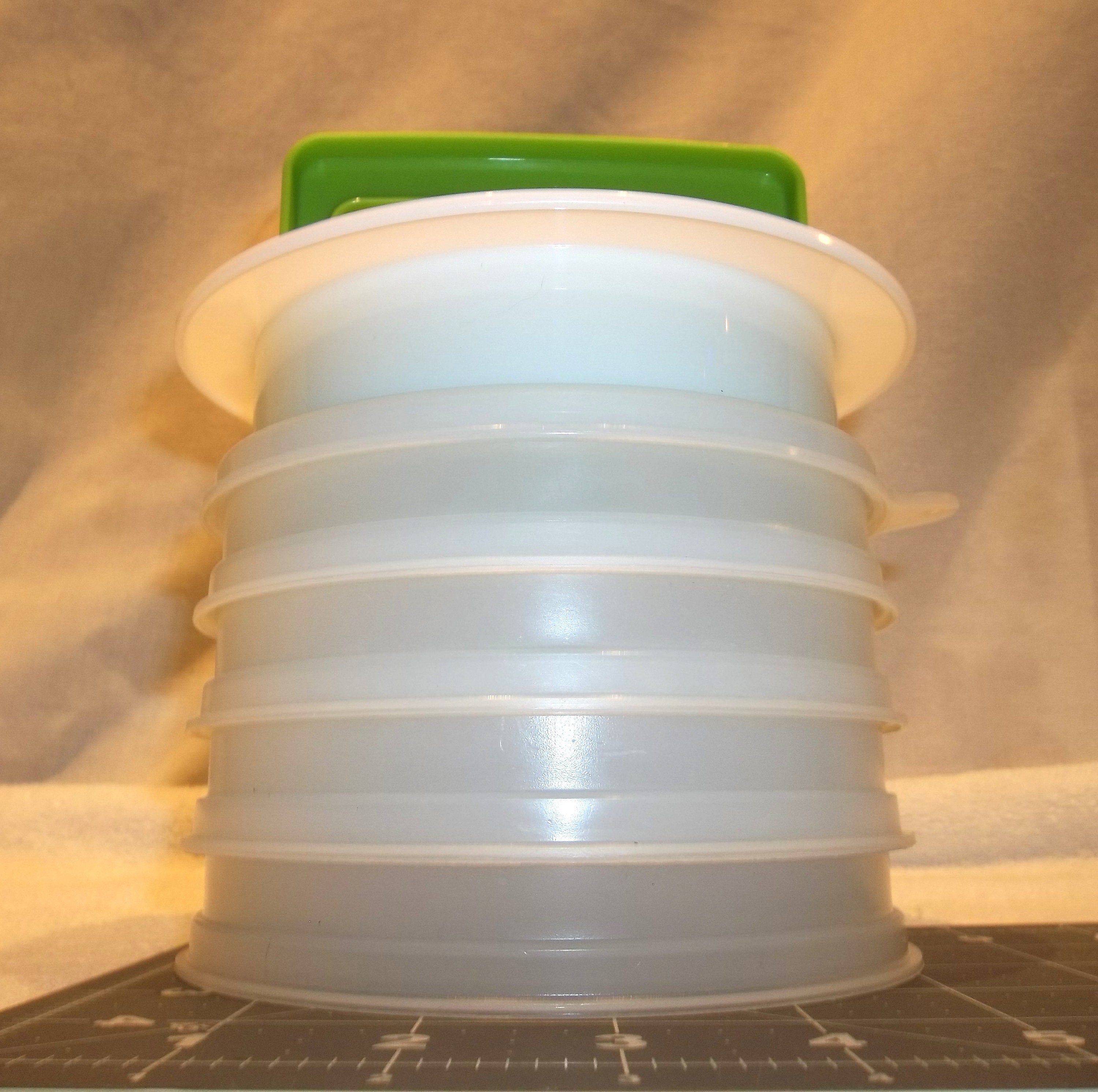 Home & Living Cookware Jumbo Vintage Tupperware Hamburger Keepers Set 1 ...