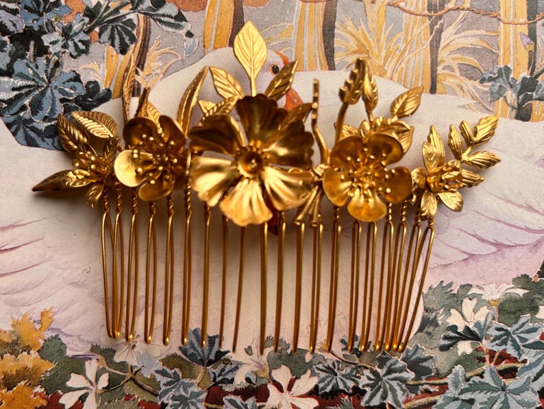 The FLORA Hair Comb, Flowers, Bridal, Bridesmaid, Veil Comb - Etsy Canada