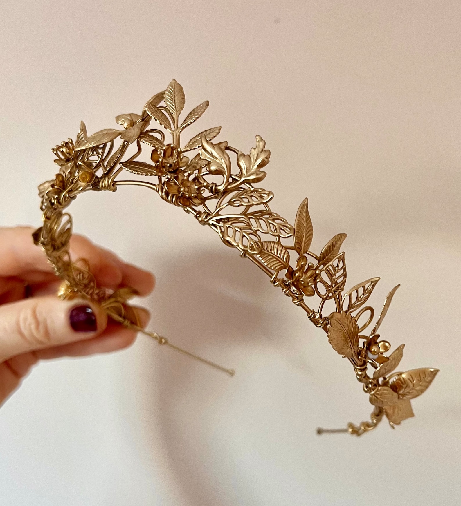 The ISLA - Gold Leaf Hair Vine: Peaked Bridal Headpiece With Flowers - Etsy