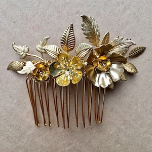 The FLORA COMB - Hand Made Floral Leaf Flower Hair Comb - Etsy