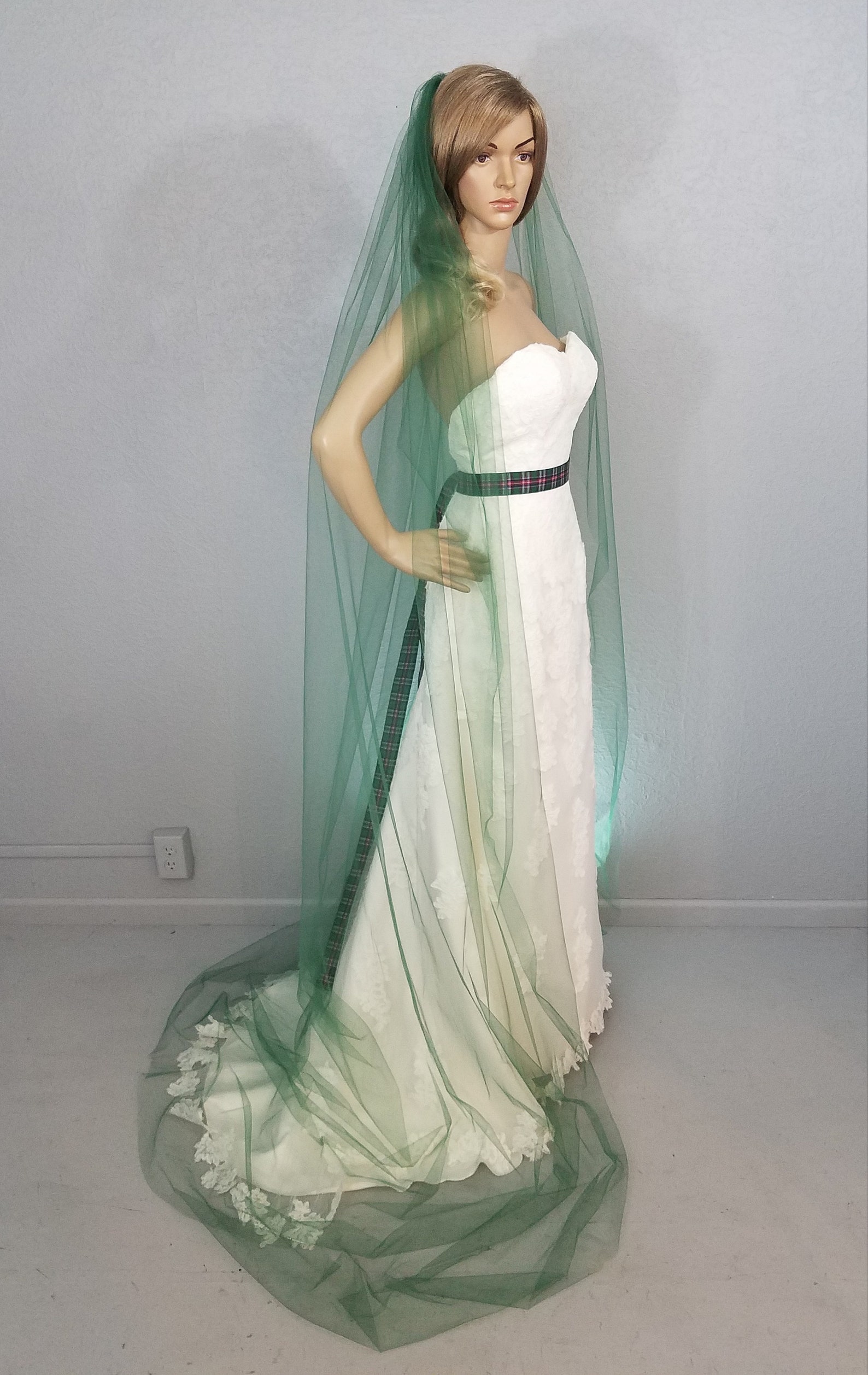 Green Wedding Veil Emerald Bridal Veil Cathedral Veil Plain - Etsy