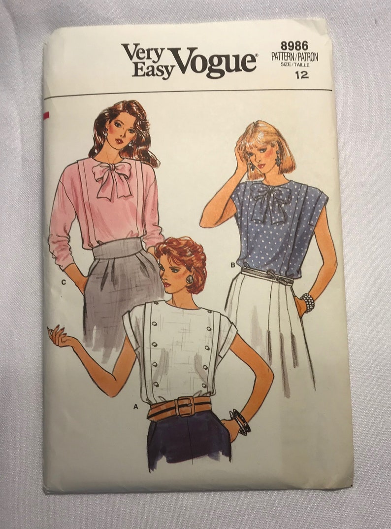 Vogue 8986 Vintage Sewing Pattern: Tucked Blouse With Back Buttons ...