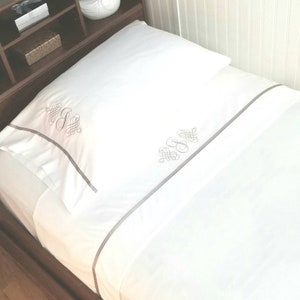 Monogrammed Sheet Set Custom Embroidery Monogrammed Personalized Sheets ...