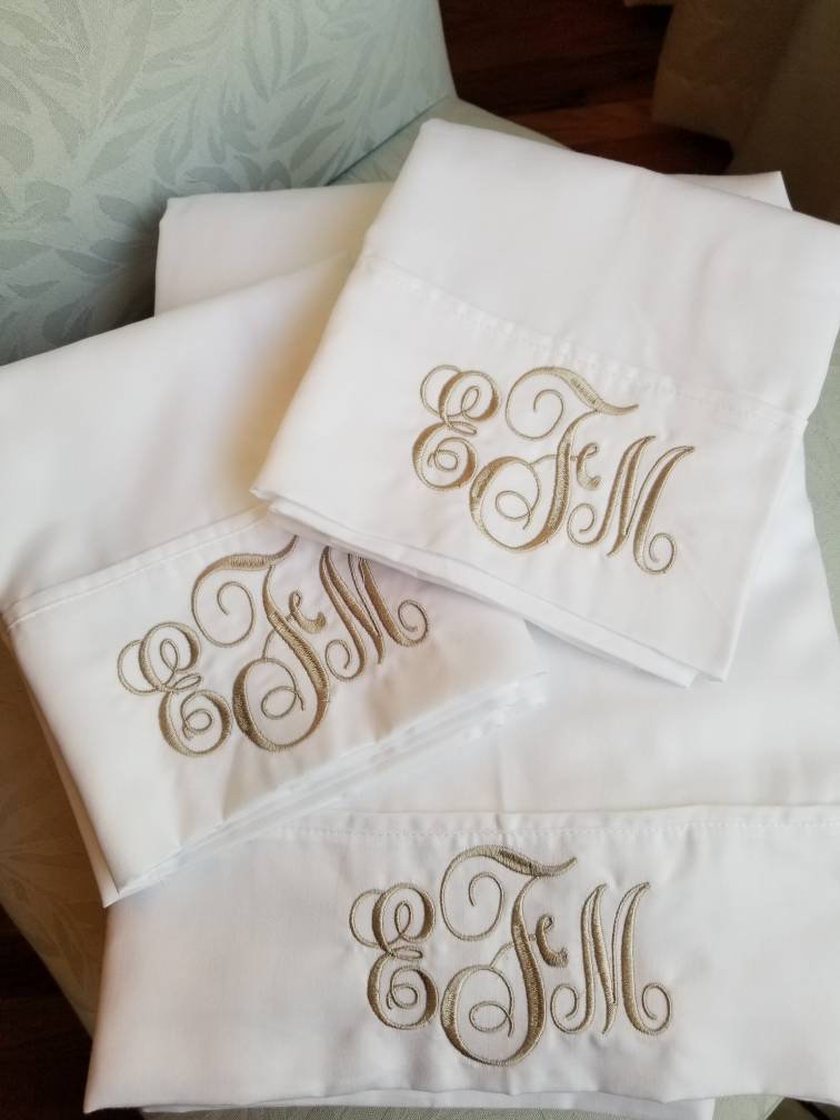 Monogrammed White Sheet Set Custom Embroidery Monogrammed Bedding Queen ...