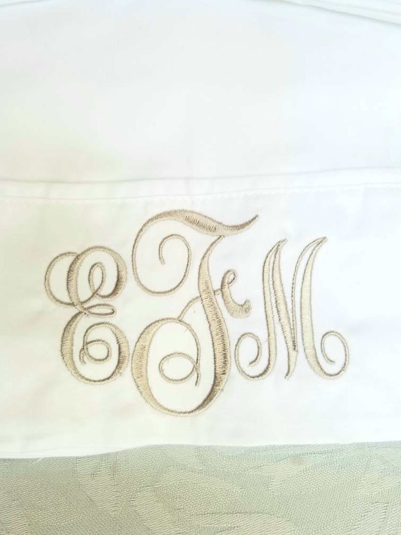 Monogrammed White Sheet Set Custom Embroidery Monogrammed Bedding Queen ...