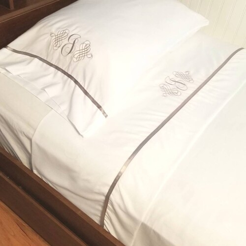 Monogrammed White Sheet Set Custom Embroidery Monogrammed - Etsy