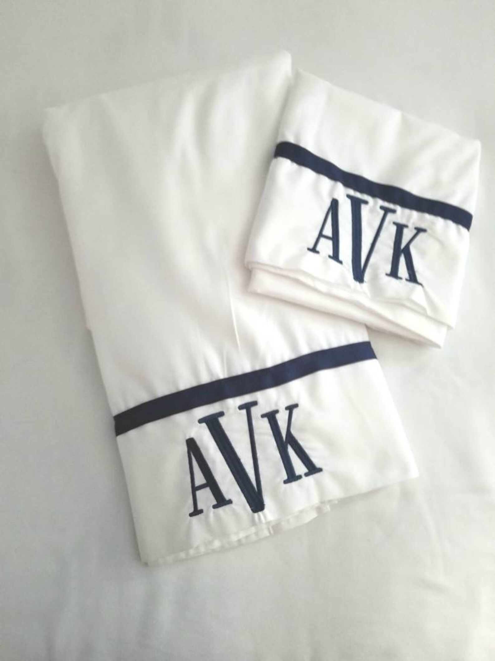 Monogrammed Sheet Set Custom Embroidery Monogrammed Personalized Sheets ...