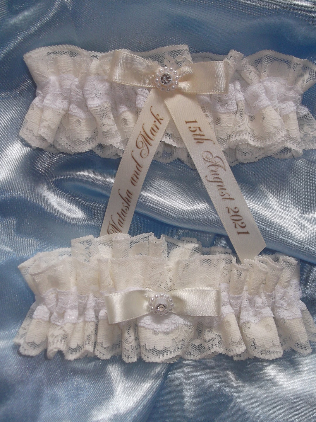 Personalized Vintage Lace Wedding Garter Set: Ivory & White, Gold Names ...