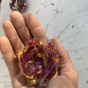 Resin Raw Ruby and Gold Leaf Crystal Filled Hands Catchall Card Holder ...