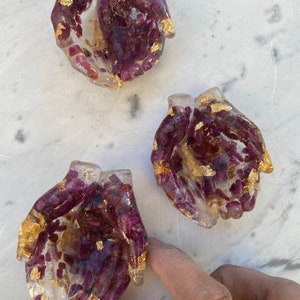 Resin Raw Ruby and Gold Leaf Crystal Filled Hands Catchall Card Holder ...