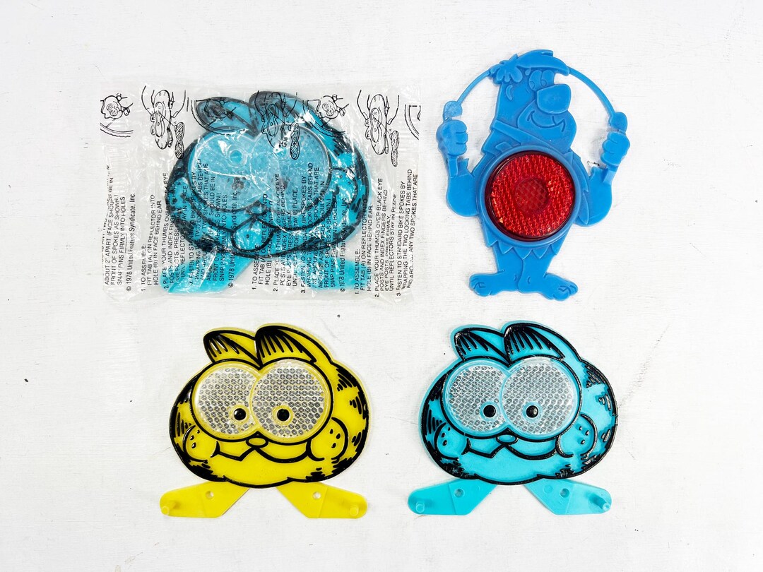 Garfield and Fred Flintstone 4 Vintage Bike Reflectors 1978 United ...