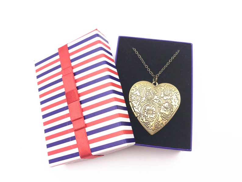 Large Heart Locket Necklace,heart Locket With Photo,locket Necklace ...