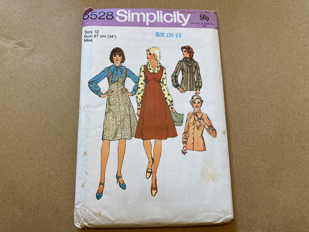 VINTAGE SIMPLICITY 70's A-line Dress With Bodice Detail & Pussy Bow ...