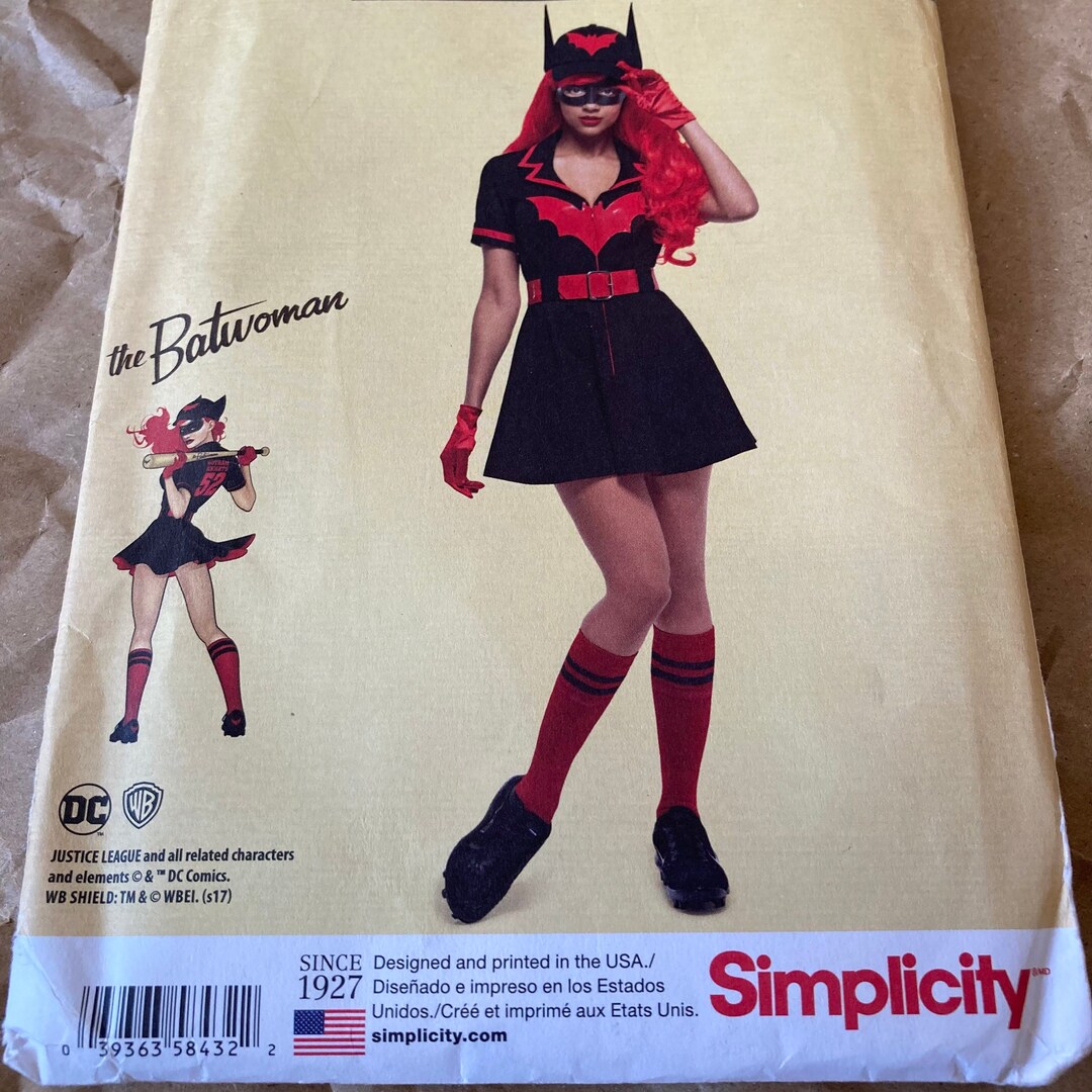Retro Simplicity DC Comics Batwoman Costume / Fancy Dress Sewing ...