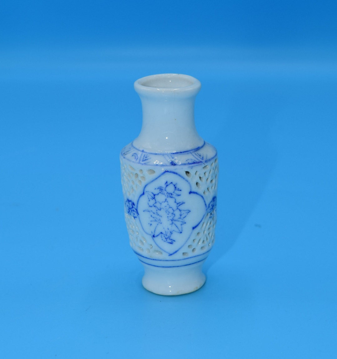 Blue & White Miniature Vase Vintage Open Lace Porcelain Mini Vase Blue ...