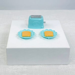 Miniature Kitchen Set - Toaster, Toast, Plates & Kitchen Scale - Doll ...