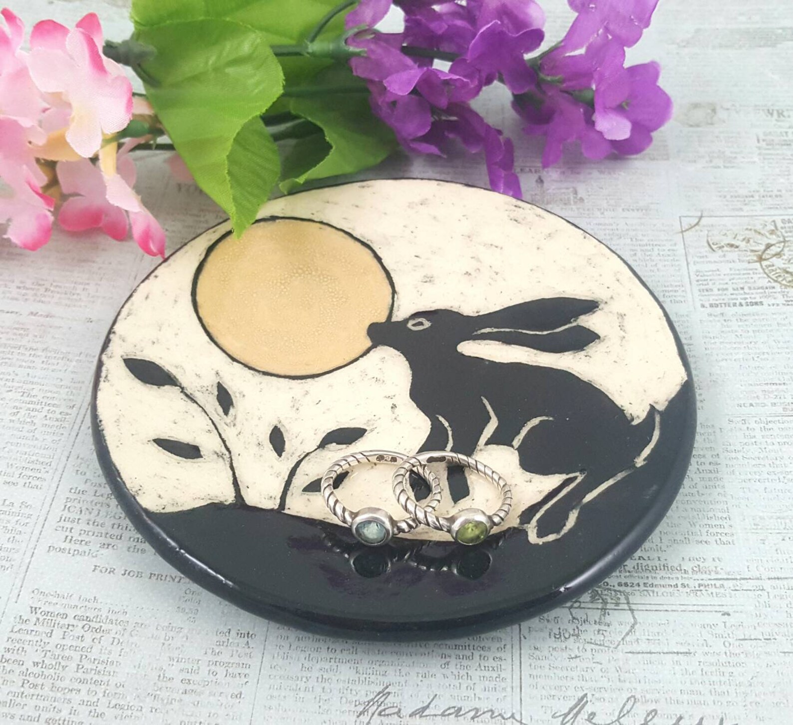 Moon Gazing Hare or Rabbit Sgraffito Dish Rabbit Pottery - Etsy