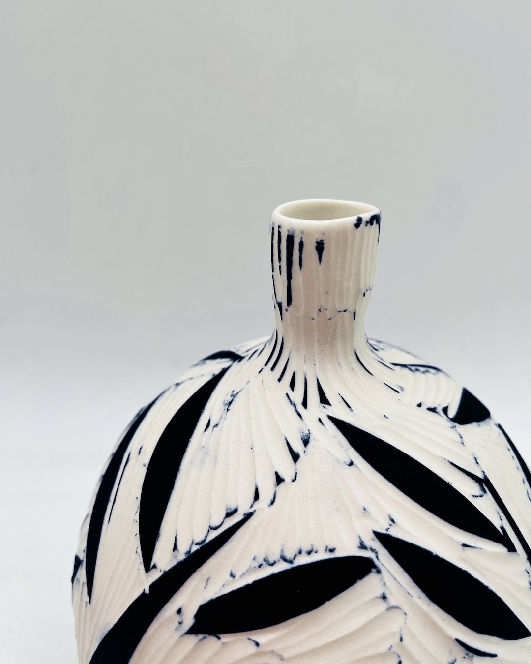 Sgraffito Vase, Modern Vase, Handmade Vase, Ceramic Decor, White Black ...