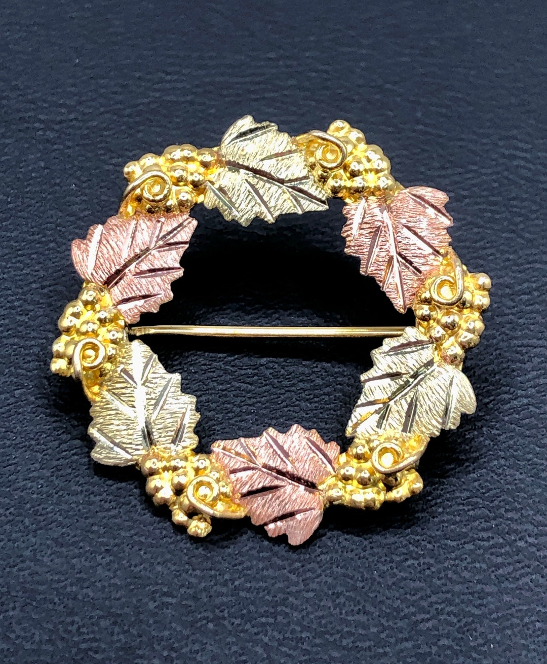 10K Black Hills Gold Grape Vine Wreath Pin - Landstrom - Vintage - Etsy
