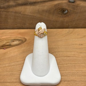 Vintage Stamper 10k Black Hills Gold Ring - SIZE 4 - Etsy
