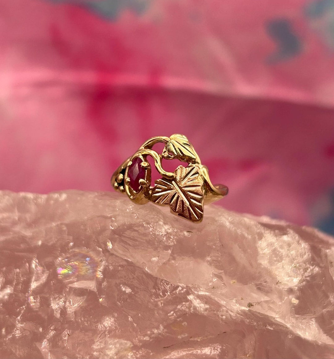 VINTAGE Stamper 10k Black Hills Gold and Ruby Ring - SIZE 4 - Etsy