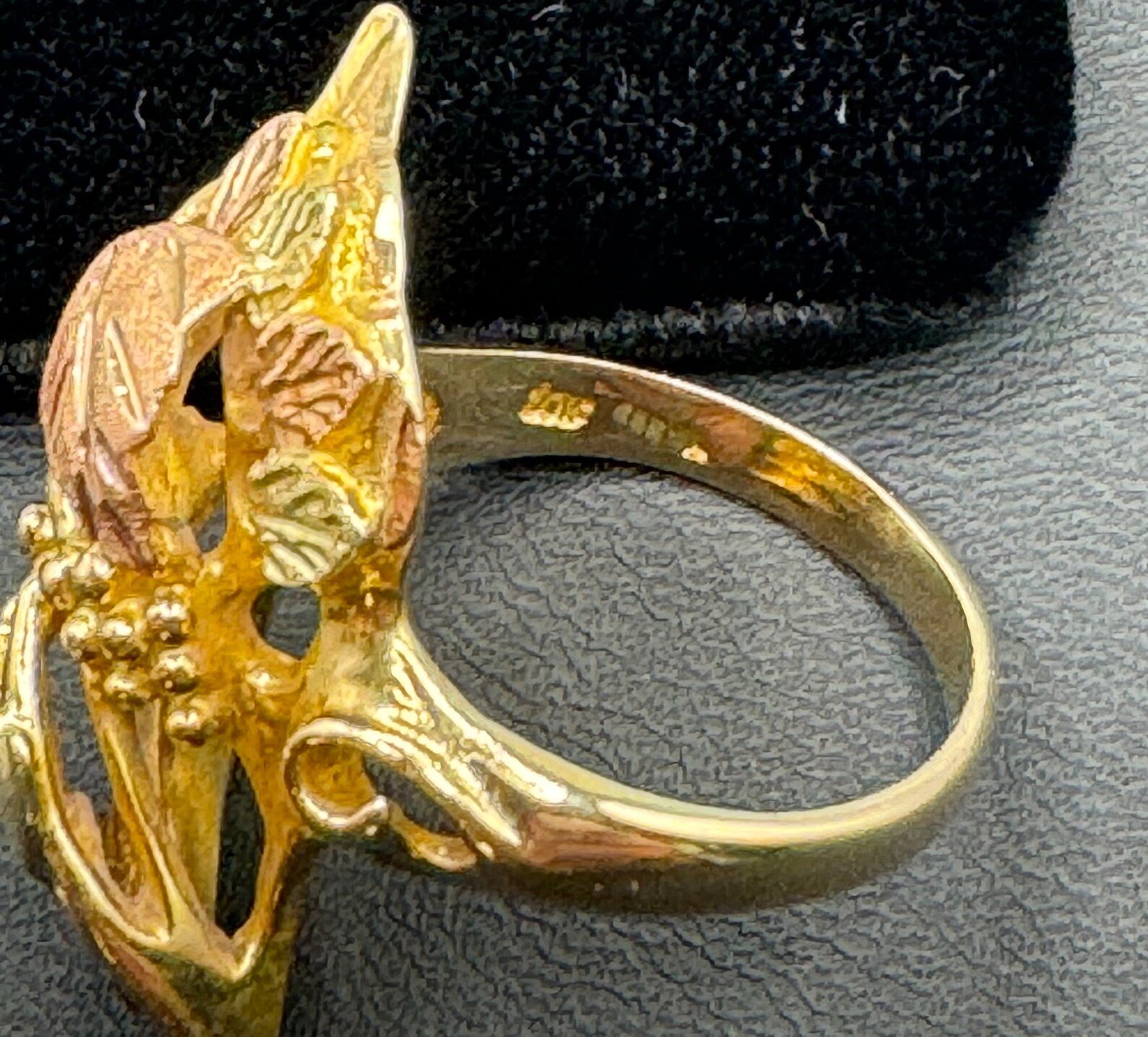 Magnificent Vintage 10K Black Hills Gold Ring - Stamper - LARGE - SIZE ...