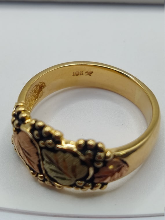 Vintage Black Hills Gold Ring - Gem