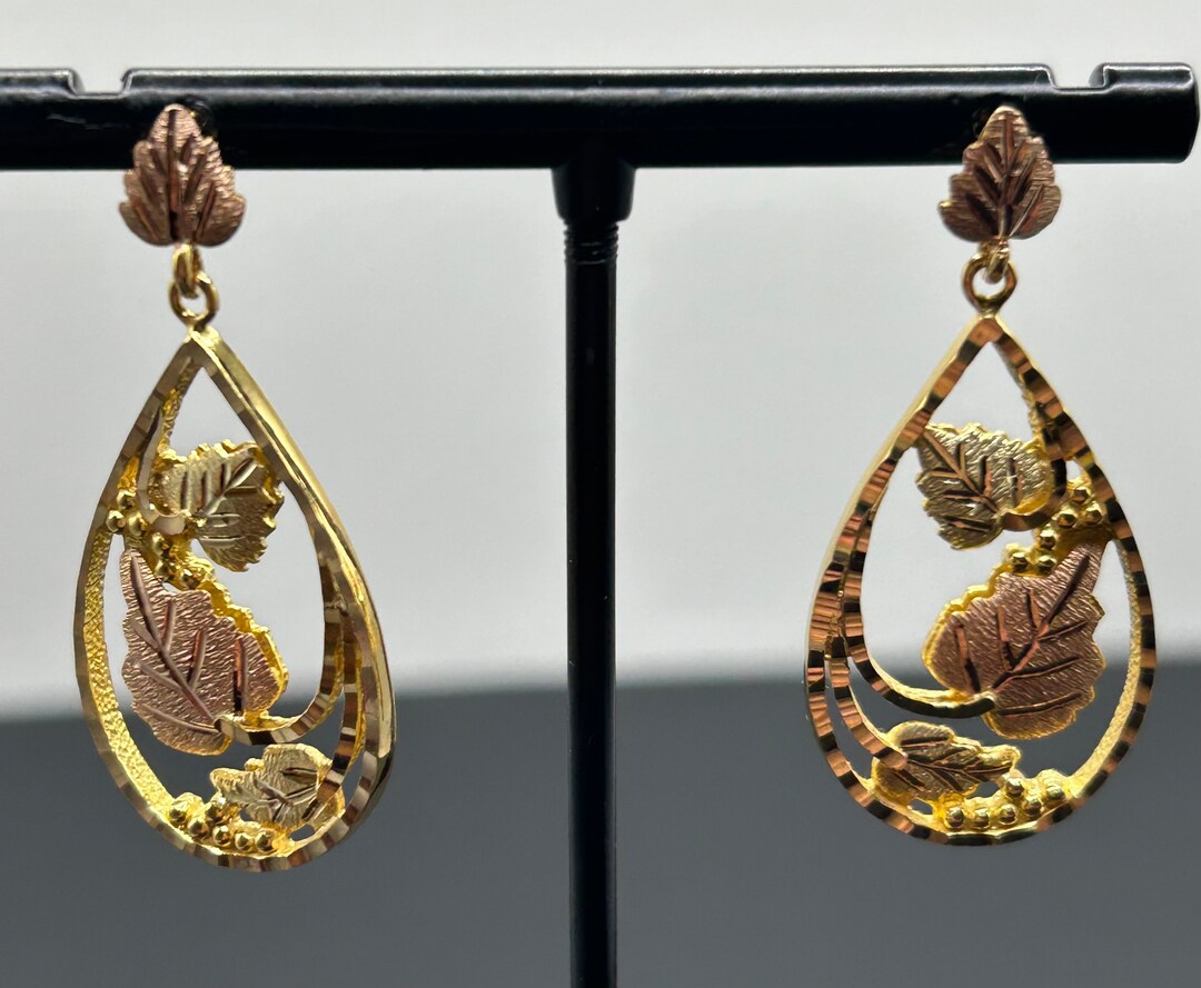 Vintage Riddle's Mount Rushmore 12K & 10K Black Hills Gold Dangle ...