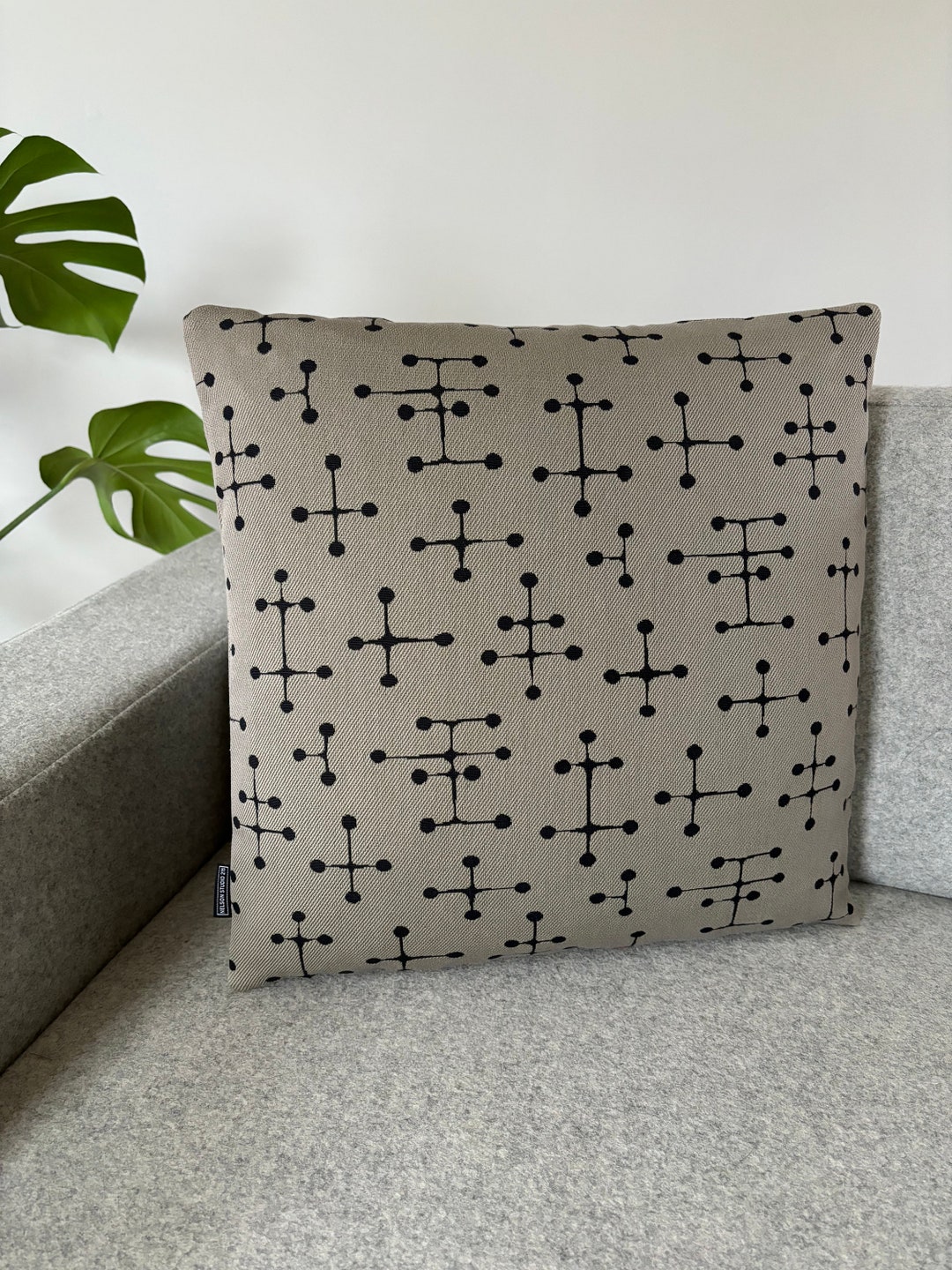 18” X 18” Maharam Eames Small Dot Pattern by Charles & Ray Eames 458320 ...