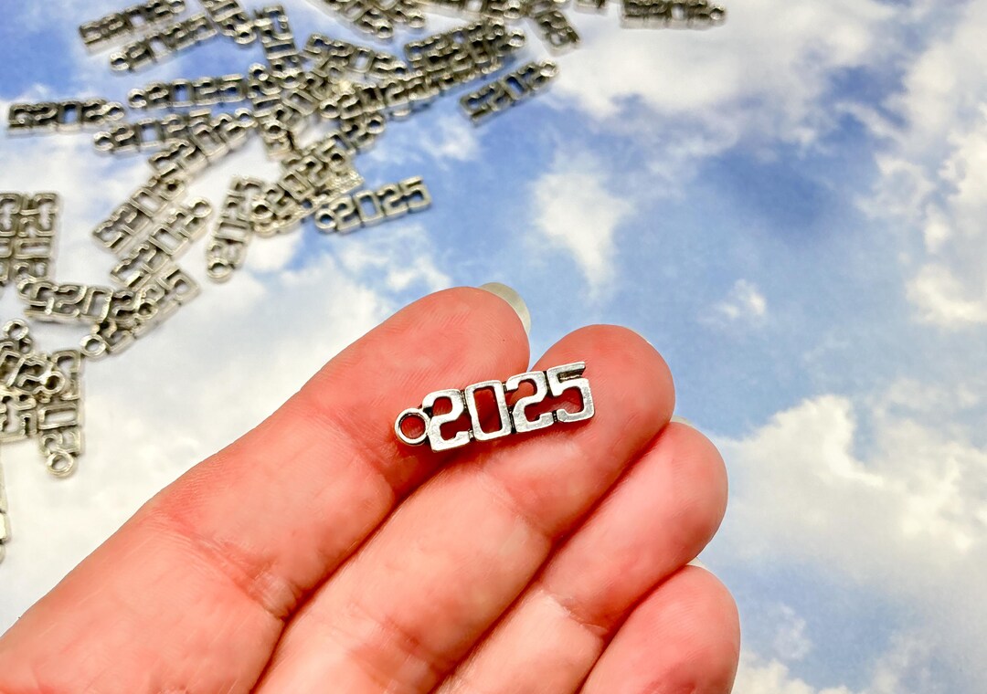 65 Pc Pkg 2025 Year Charms, Silver Toned, BULK 2025 Number Charms, DIY ...