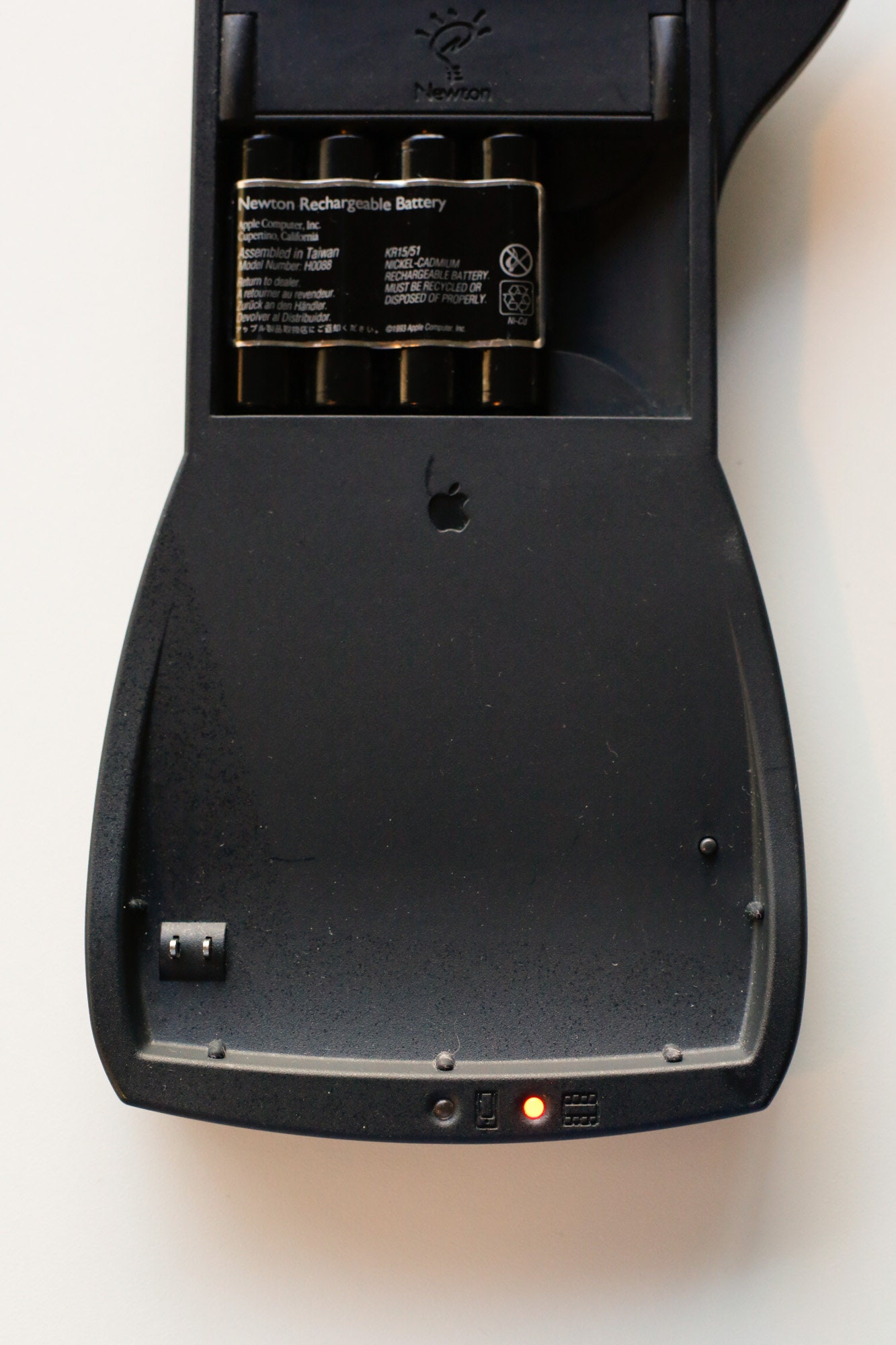 Vintage Apple Computer Newton Messagepad 110 Charging Station, Battery ...