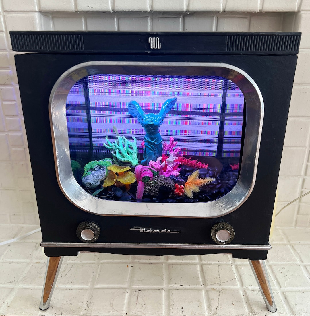 Retro Motorola TV Aquarium | Unique 1950s Vintage TV Fish Tank ...