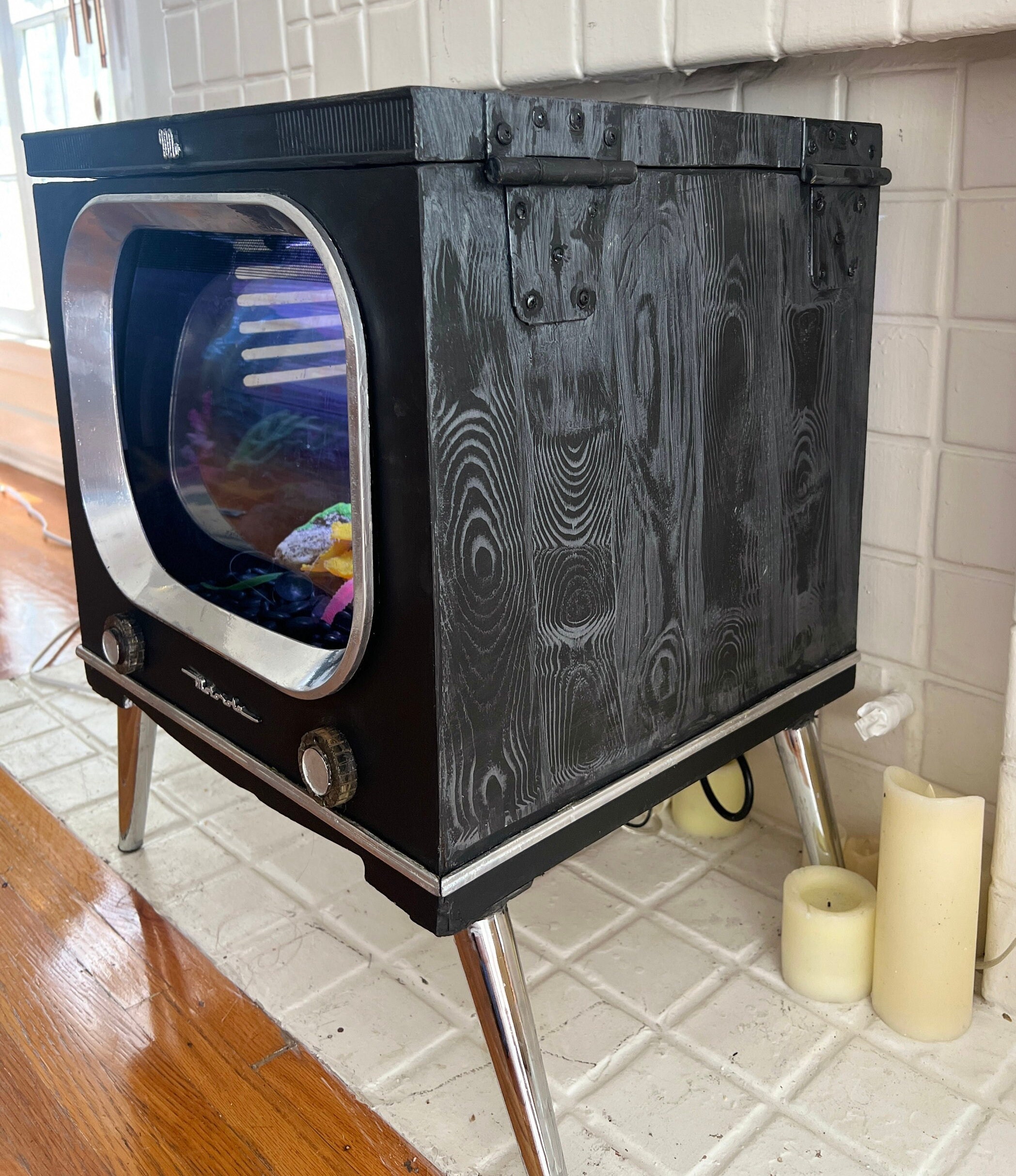 Retro Motorola TV Aquarium | Unique 1950s Vintage TV Fish Tank ...