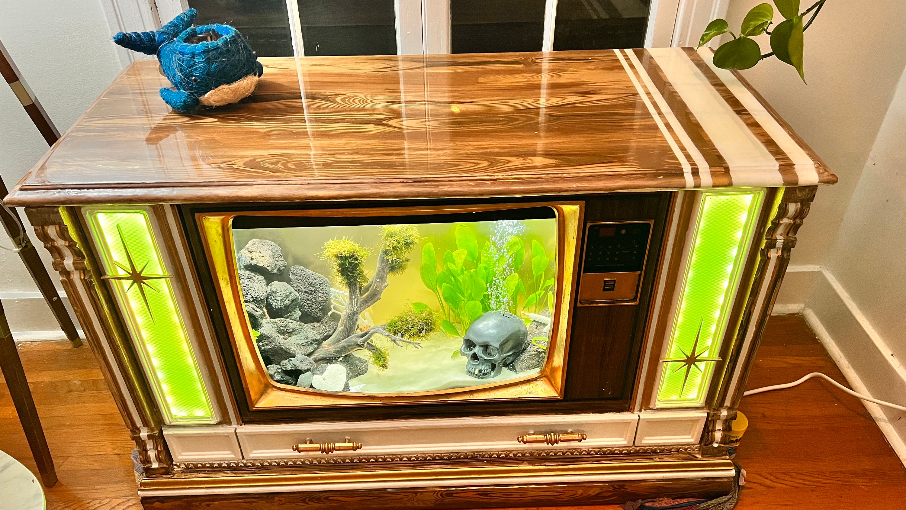 Boob Tube Fish Tank: 1982 Vintage Television Fish Tank/aquarium - Etsy