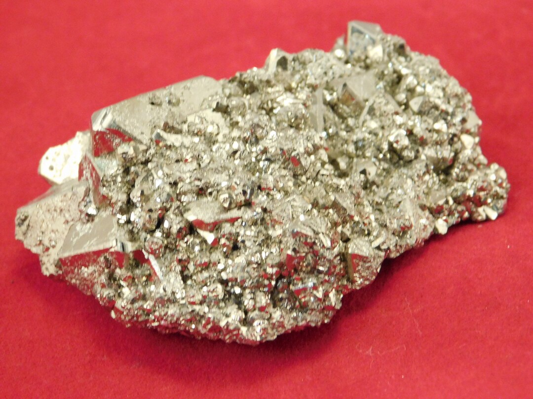 PYRAMID Shaped Crystals Tetrahedron PYRITE Crystal Cluster Peru 105gr ...
