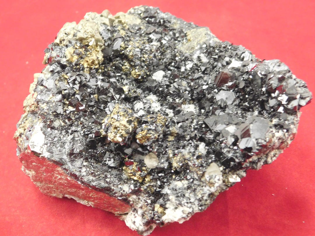 PYRAMID Shaped Crystals! Tetrahedron Sphalerite Crystals With ...