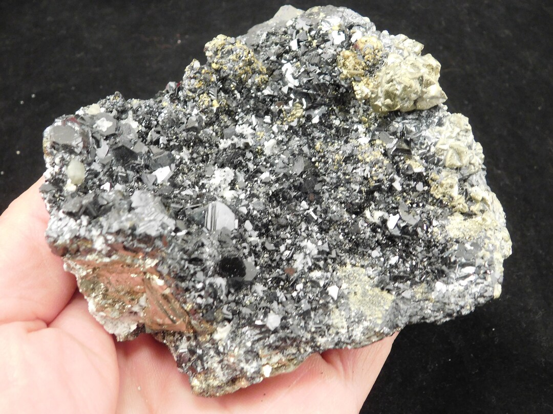 PYRAMID Shaped Crystals Tetrahedron Sphalerite Crystals W/ Chalcopyrite ...