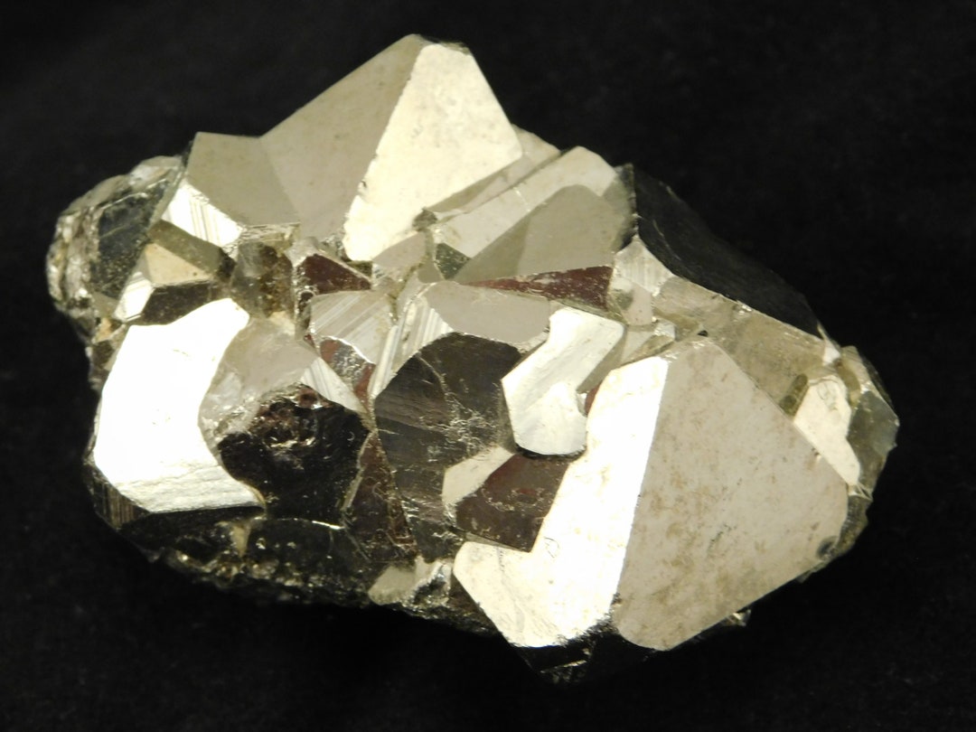 PYRAMID Shaped Crystals Tetrahedron PYRITE Crystal Cluster Peru 190gr ...