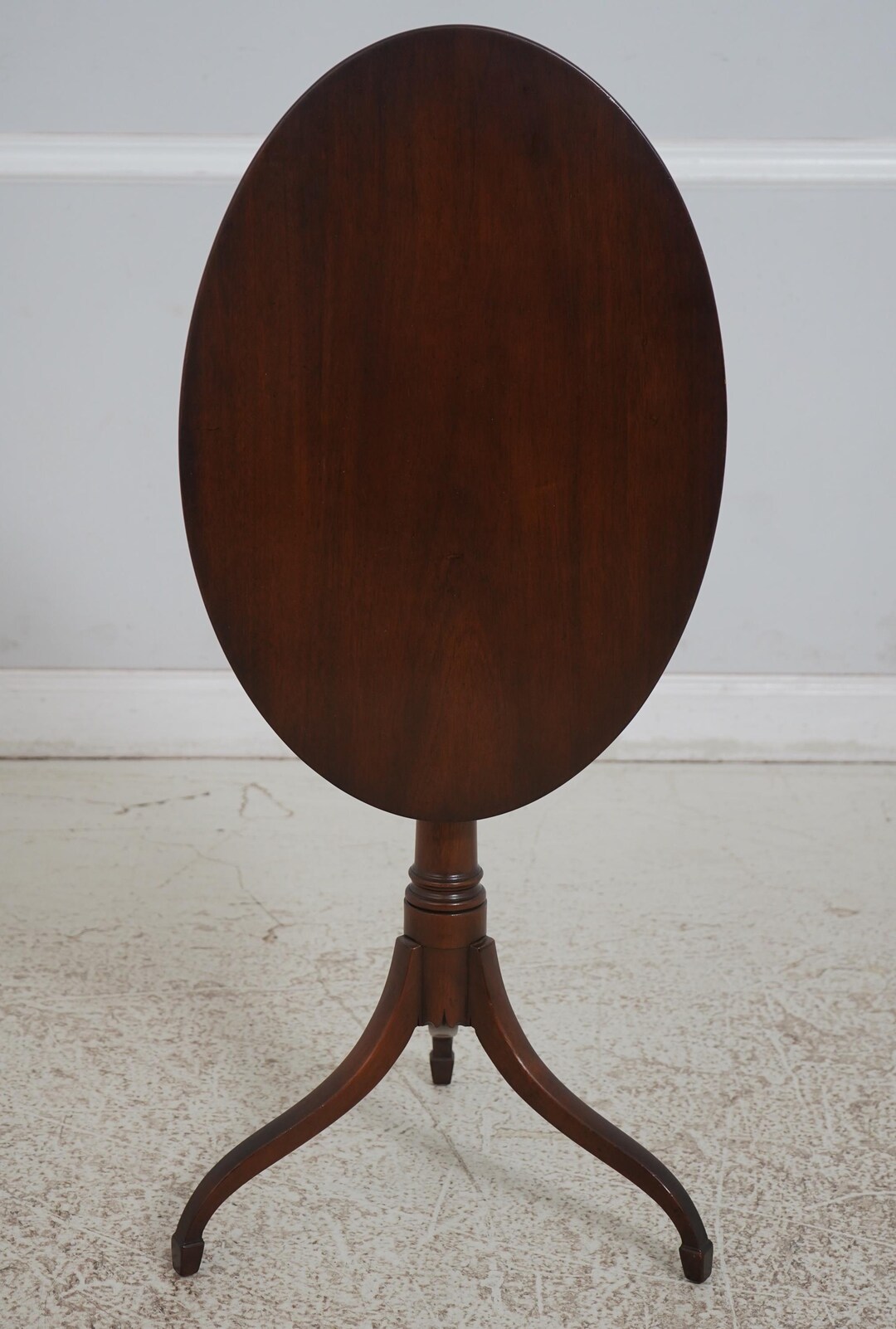 44064EC: KITTINGER CW-135 Colonial Williamsburg Mahogany Tilt Top Table ...