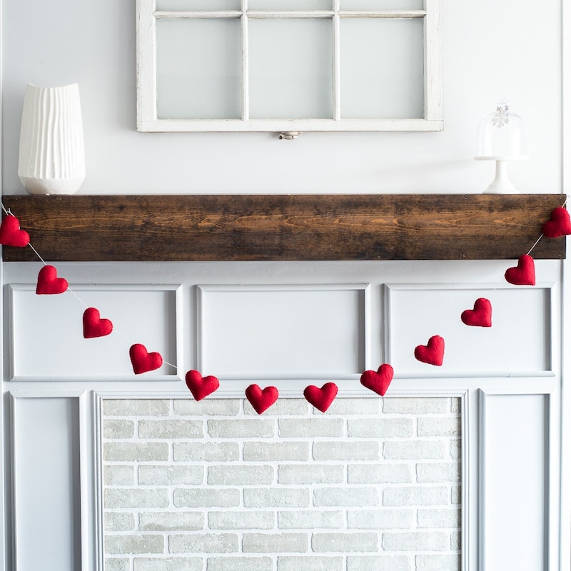Red Heart Garland - Etsy