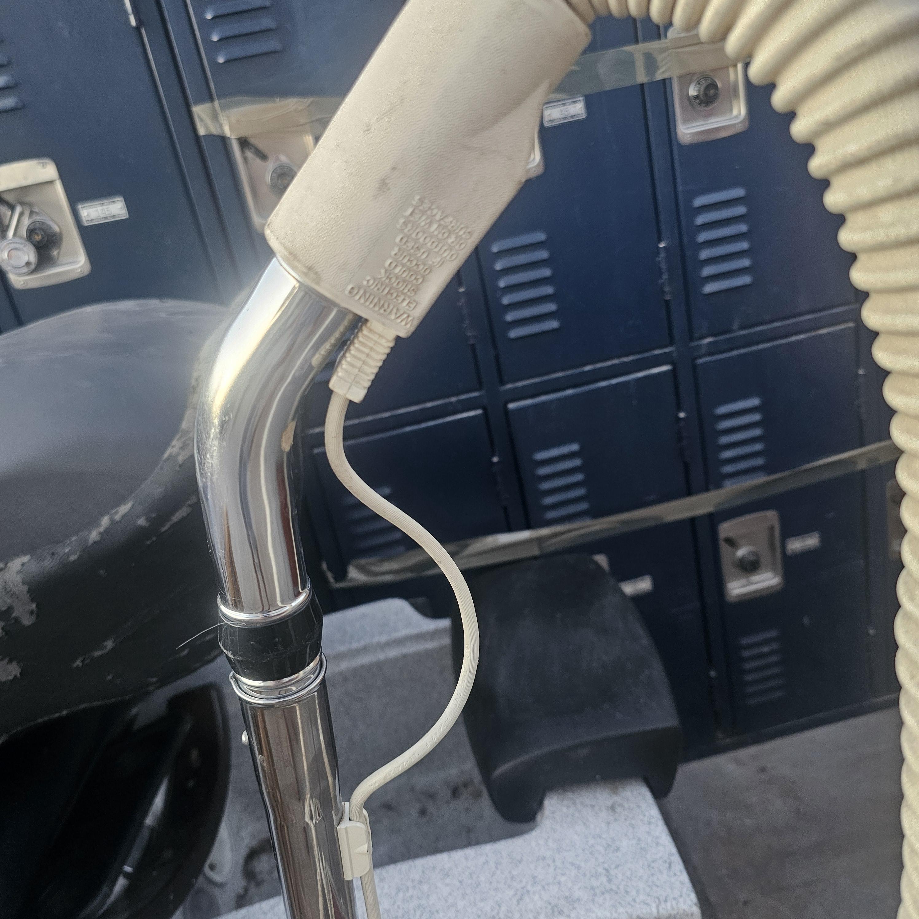 Vintage Eureka Roto-matic 1746 B Model Made in USA Work Great Top ...