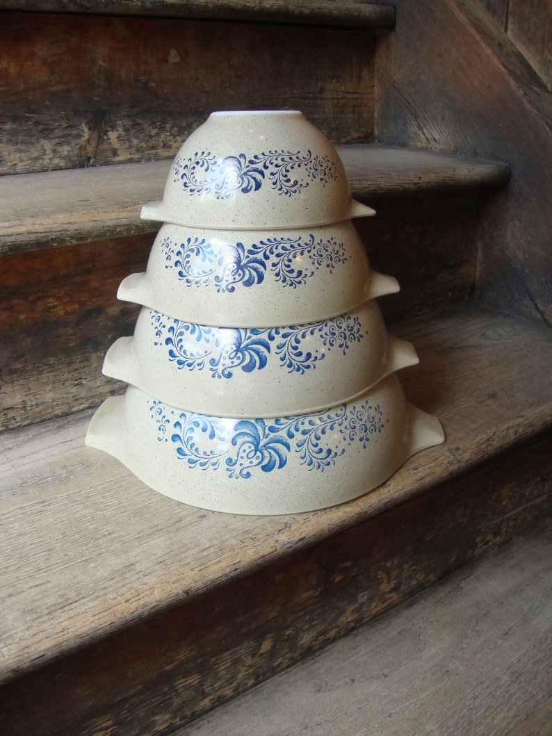 Vintage Pyrex Cinderella Mixing Bowl Set in Homestead - Etsy