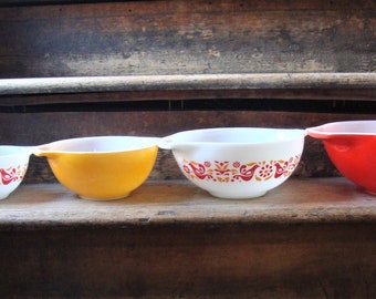 Vintage PYREX Friendship Pattern CINDERELLA Nesting Mixing Bowls ...